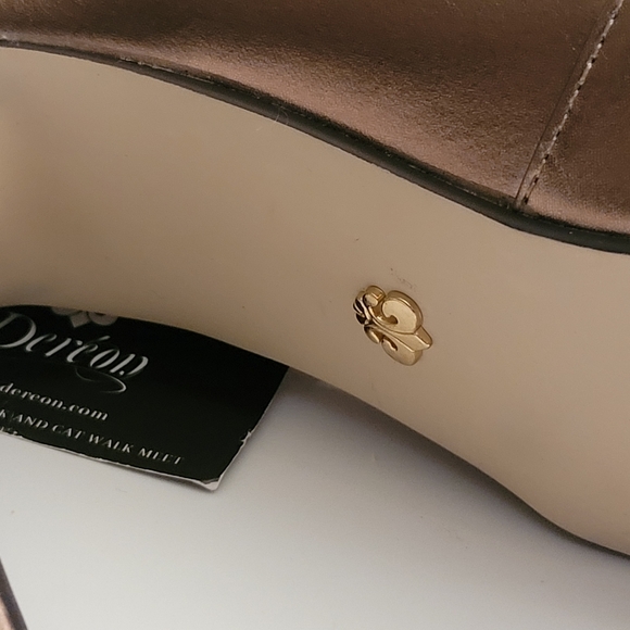 Dereon | Shoes | Dereon Platform Bootie Heels Beyonce Obsessed Bronze ...